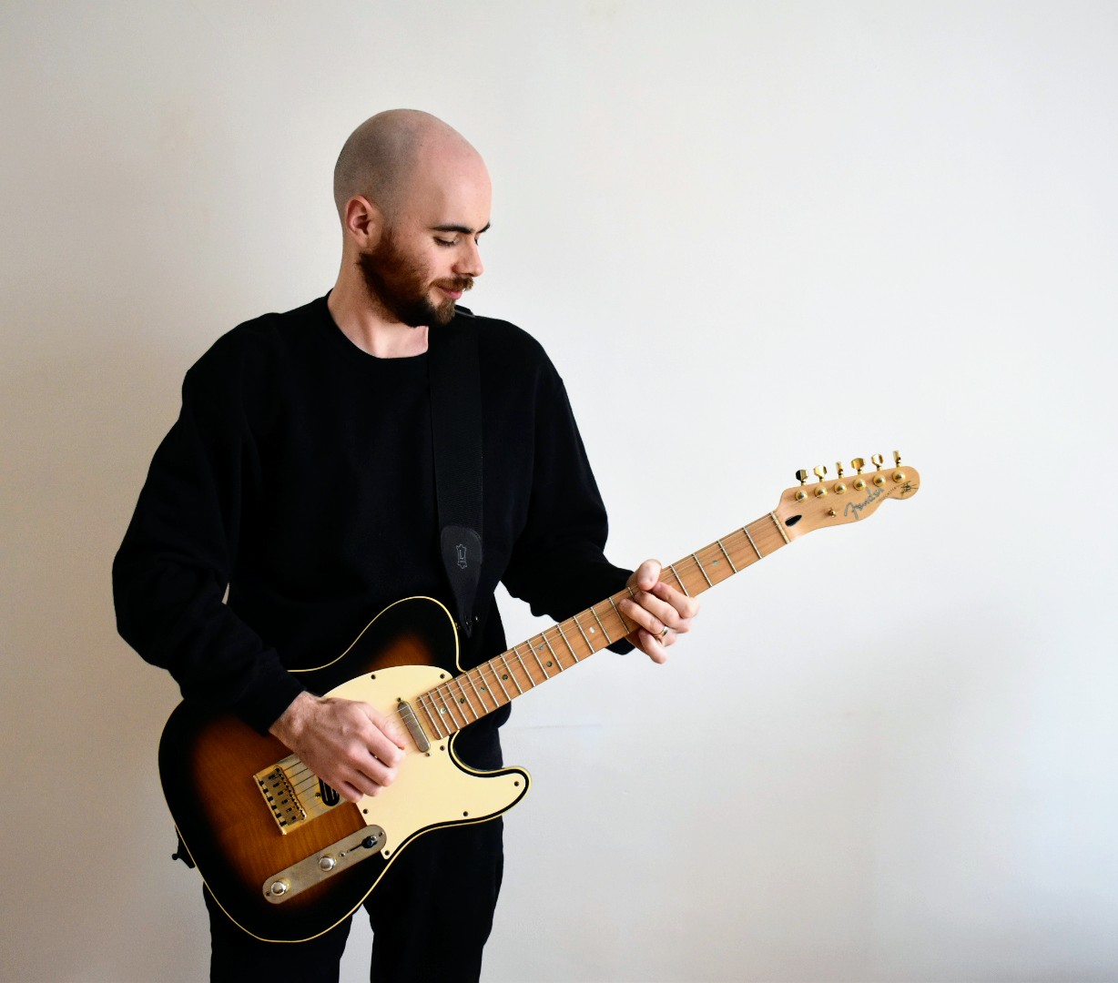 Mastering Guitar String Bending: 5 Essential Tips - Guitar Tuition